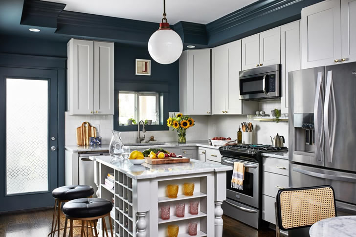 Revitalizing Your Kitchen Space: Modern Cabinet Painting Ideas - Swipit